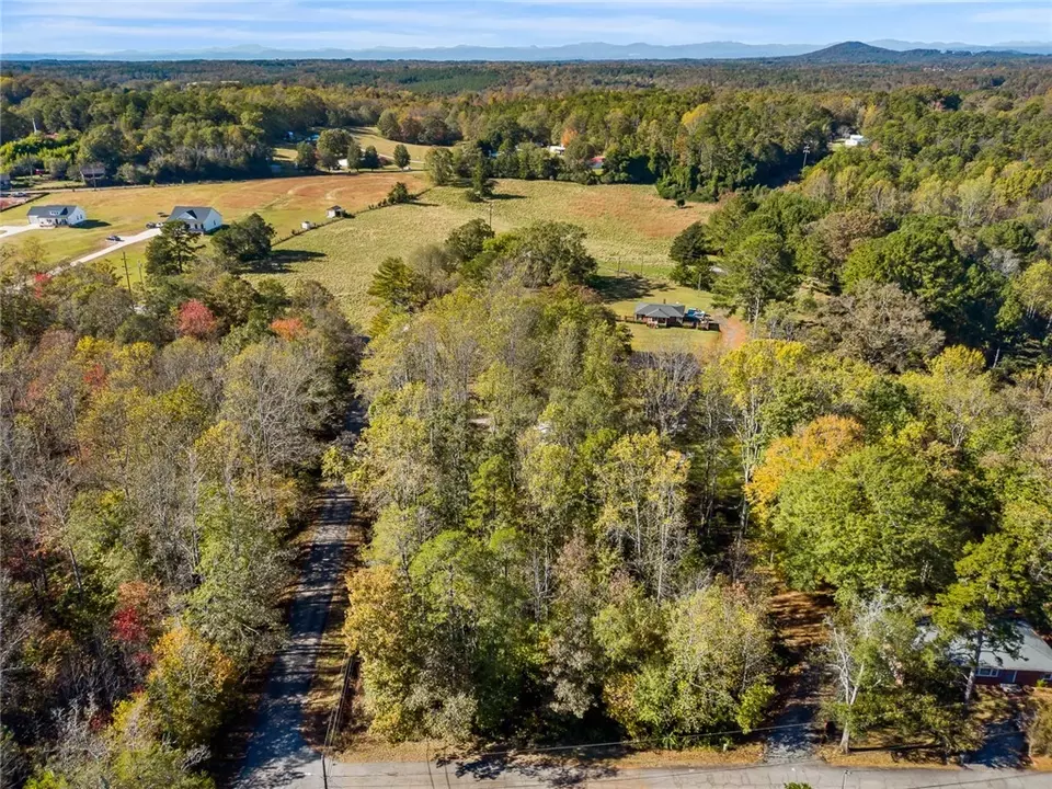 0 Francis St, Norris, SC 29667 | MLS# 20294631 | 12 Photos - Movoto