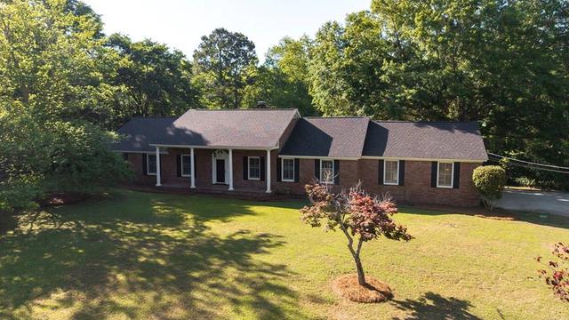 22 Swan Lake Dr, Sumter, SC 29150 | MLS# 169586 | 56 Photos - Movoto