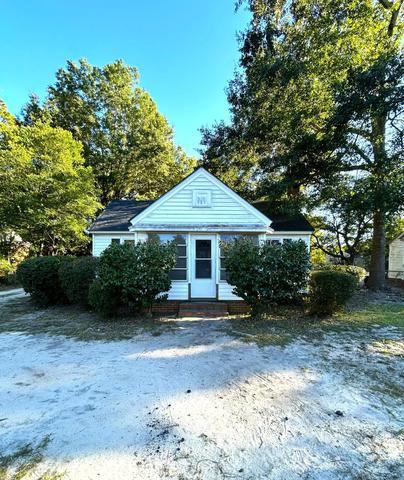 16 Wilson St, Sumter, SC 29150 | MLS# 200879 | 11 Photos - Movoto