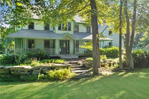 153 Intrepid Ln, Jamestown, RI 02835 | 46 Photos | MLS #1251743 - Movoto