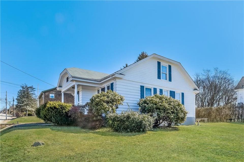35 John St, Westerly, RI 02891 | 28 Photos - Movoto
