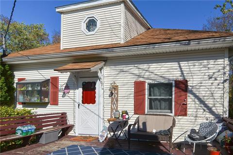 68 Hedley Ave, Johnston, RI 02919 | 21 Photos | MLS #1328110 - Movoto