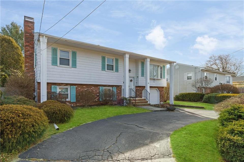 15 Burdick Dr, Cranston, RI 02920 | 27 Photos - Movoto