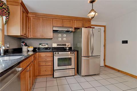 91 Weeden Ave, East Providence, RI 02916 | 23 Photos - Movoto