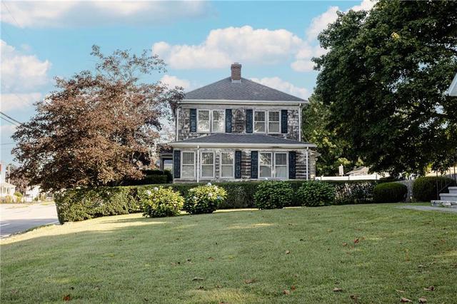 105 W Main Rd, Middletown, RI 02842 | 28 Photos - Movoto