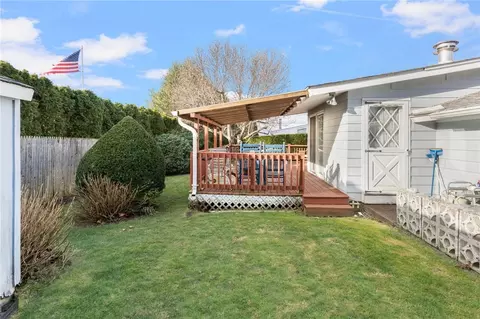 72 Longview Dr, Cranston, RI 02920 | 46 Photos - Movoto