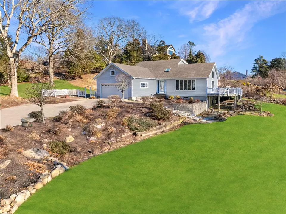 7 Rock Ridge Rd, Westerly, RI 02891 | 38 Photos - Movoto