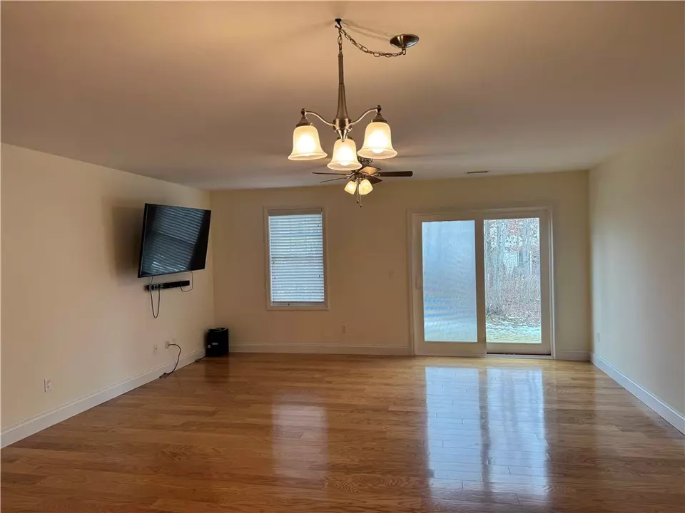 16 Gray Coach Ln #1604, Cranston, RI 02921 | 21 Photos - Movoto