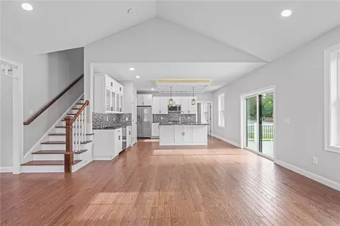 6 Sunset Lake Cir, Coventry, RI 02816 - Movoto