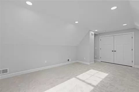 6 Sunset Lake Cir, Coventry, RI 02816 - Movoto