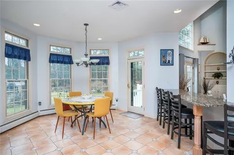 1560 Copicut Rd, Fall River, MA 02747 | 49 Photos - Movoto
