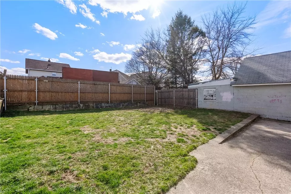 43 Alto St, Cranston, RI 02920 | 25 Photos - Movoto