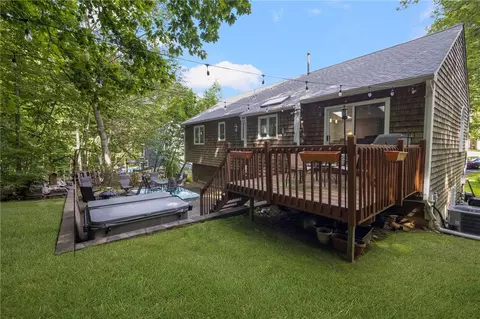 12 Hazel Bush Dr, Cranston, RI 02921 | 48 Photos - Movoto