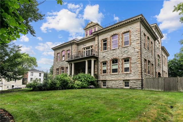 426 Spring St #B101, Newport, RI 02840 | 43 Photos - Movoto