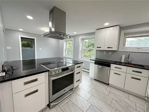 199 Manila Ave, Woonsocket, RI 02895 | 35 Photos - Movoto