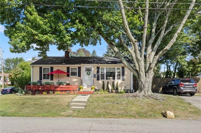 2 Simpson St, North Providence, RI 02911 | MLS# 1395075 | 29 Photos ...