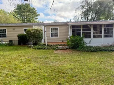 15 Valiant Dr, Coventry, RI 02816 | MLS# 1399092 | 28 Photos - Movoto