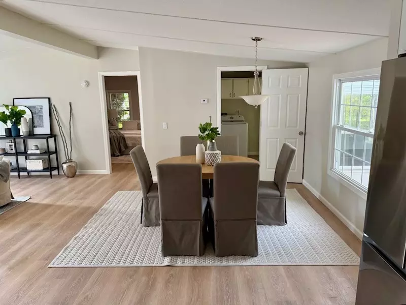15 Valiant Dr, Coventry, RI 02816 | MLS# 1399092 | 28 Photos - Movoto