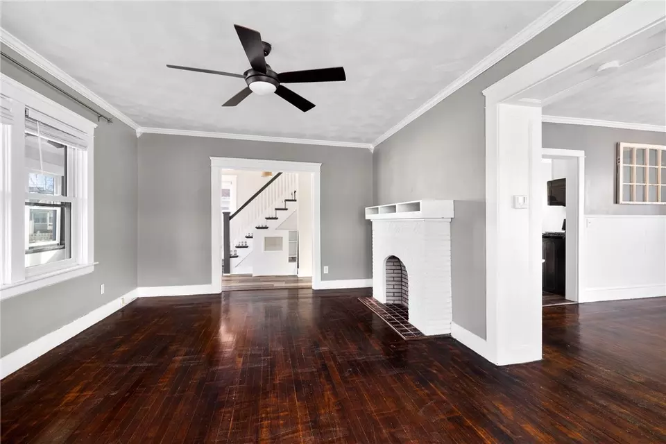 47 Holburn Ave, Cranston, RI 02910 | MLS# 1402898 | 35 Photos - Movoto