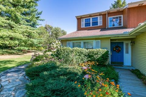 11310 Butternut Rd, Chardon, OH 44024 | 35 Photos | MLS #4217182 - Movoto