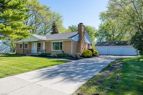 2417 Oregon Rd, Northwood, OH 43619 | 33 Photos | MLS #4278840 - Movoto