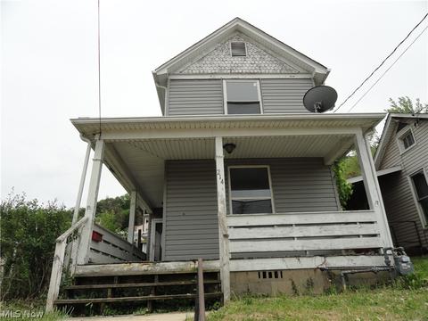 214 Indiana Ave, Chester, WV 26034 | 24 Photos | MLS #4281677 - Movoto