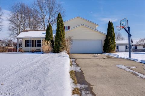 609 Bartish Dr, Amherst, OH 44001 | 34 Photos - Movoto