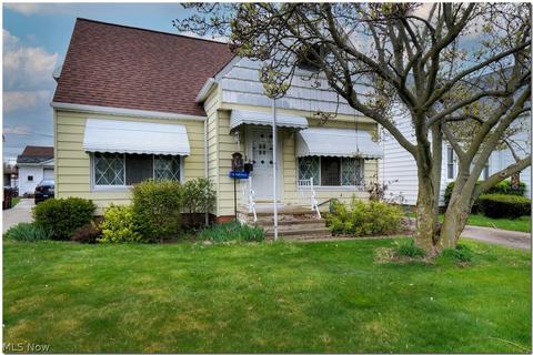 4210 Redfern Rd, Cleveland, OH 44134 | 35 Photos - Movoto