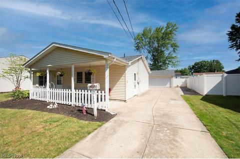 5672 Stanford Ave, Youngstown, OH 44515 | 21 Photos | MLS #4387763 - Movoto