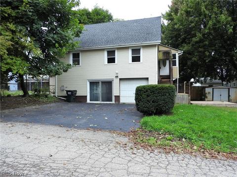 378 E Lake Ave, Barberton, OH 44203 | 24 Photos | MLS #4412191 - Movoto