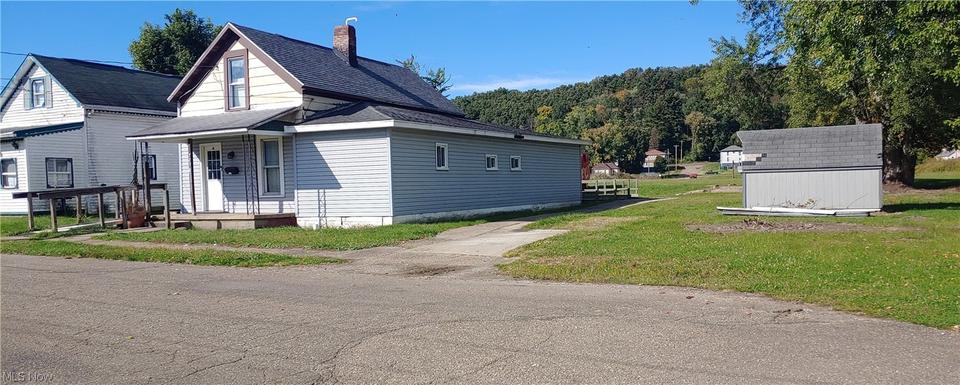 723 Logan St, Dennison, OH 44621 | 35 Photos | MLS #4413922 - Movoto