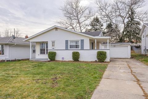 13204 Bangor Ave, Garfield Heights, OH 44125 | 28 Photos | MLS #4426624 ...