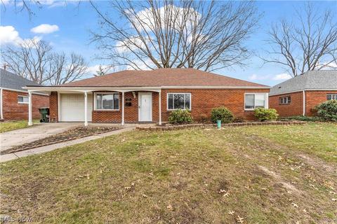 595 Sycamore Dr, Euclid, OH 44132 | 27 Photos | MLS #4429614 - Movoto