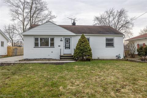 24870 Picone Ln, Bedford Heights, OH 44146 - Movoto.com