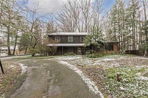 29549 Bolingbrook Rd, Pepper Pike, OH 44124 | 35 Photos | MLS #4433394 ...
