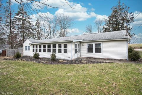 1607 King Dr, Uniontown, OH 44685 | 35 Photos | MLS #4435907 - Movoto