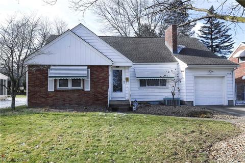 4738 Euclid Blvd, Youngstown, OH 44512 | 16 Photos | MLS #4436297 - Movoto