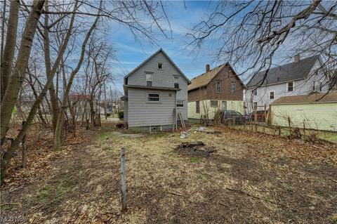 2243 Reid Ave, Lorain, OH 44052 | 13 Photos | MLS #4439475 - Movoto