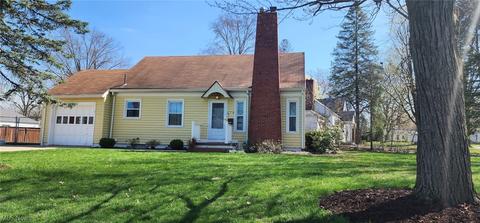 574 Fairmount, Warren, OH 44483 | 35 Photos | MLS #4451623 - Movoto