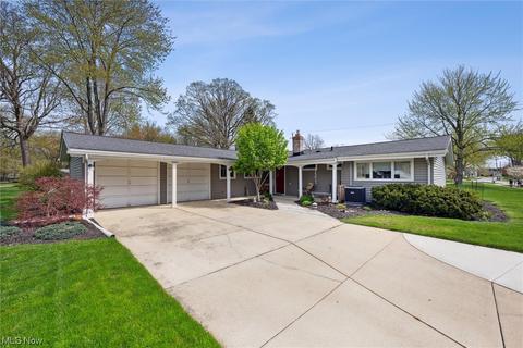 23106 Lincolnshire Dr, Bay Village, OH 44140 | 28 Photos - Movoto