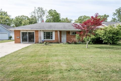 8158 Bellflower Rd, Mentor, OH 44060 | 24 Photos | MLS #4461368 - Movoto