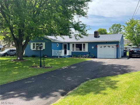 3865 Burkey Rd, Austintown, OH 44515 | 16 Photos | MLS #4462712 - Movoto