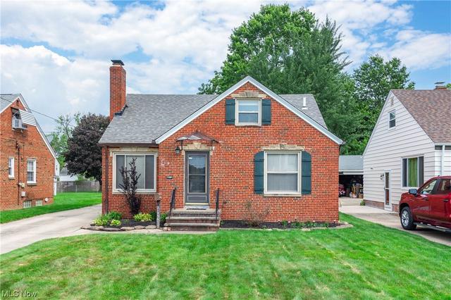 21356 Seabury Ave, Fairview Park, OH 44126 | 34 Photos - Movoto