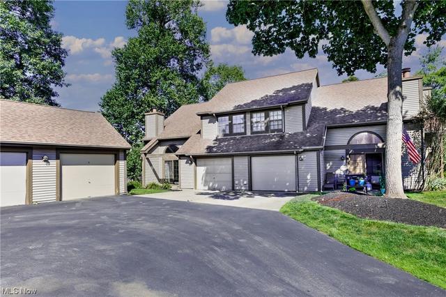 3841 Northwoods Ct NE #4, Warren, OH 44483 | 28 Photos - Movoto