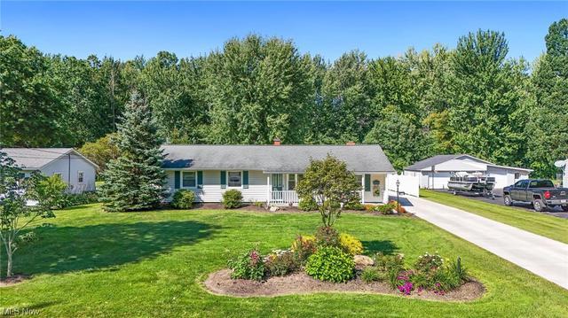 233 Roosevelt Dr, Geneva, OH 44041 | 30 Photos - Movoto