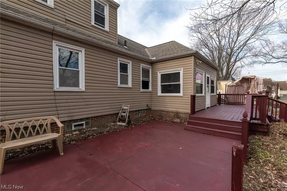 237 Lloyd Rd, Euclid, OH 44132 | 29 Photos - Movoto