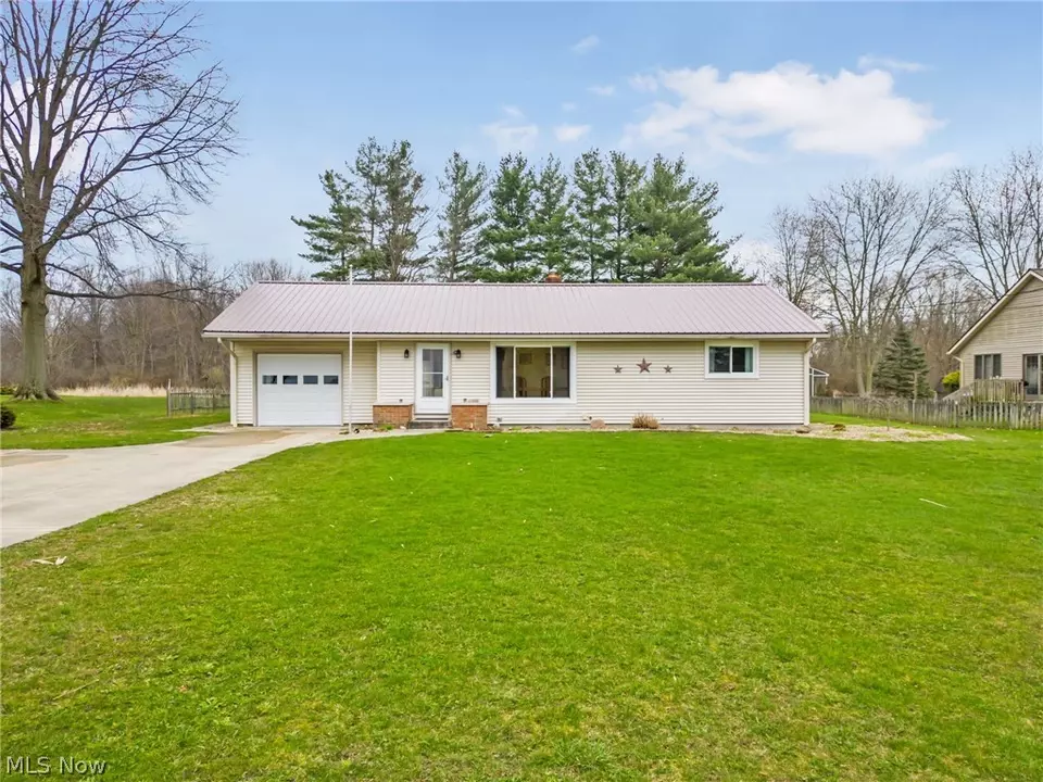 8841 Westfield Rd, Seville, OH 44273 | 37 Photos - Movoto