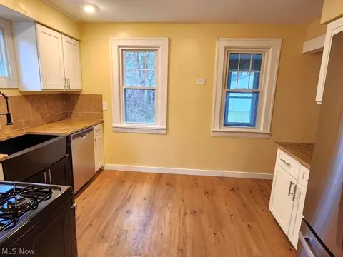 1721 Cumberland Rd, Cleveland Heights, OH 44118 | 40 Photos - Movoto