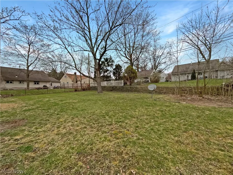 3055 13th St, Cuyahoga Falls, OH 44223 | 19 Photos - Movoto