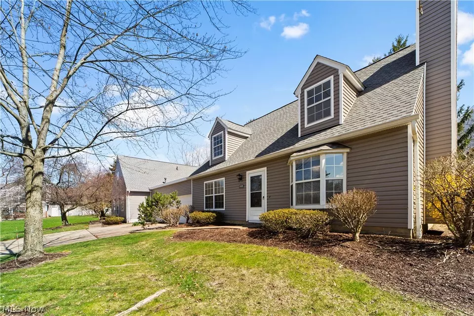 14548 Cross Creek Ln #18, North Royalton, OH 44133 | 25 Photos - Movoto